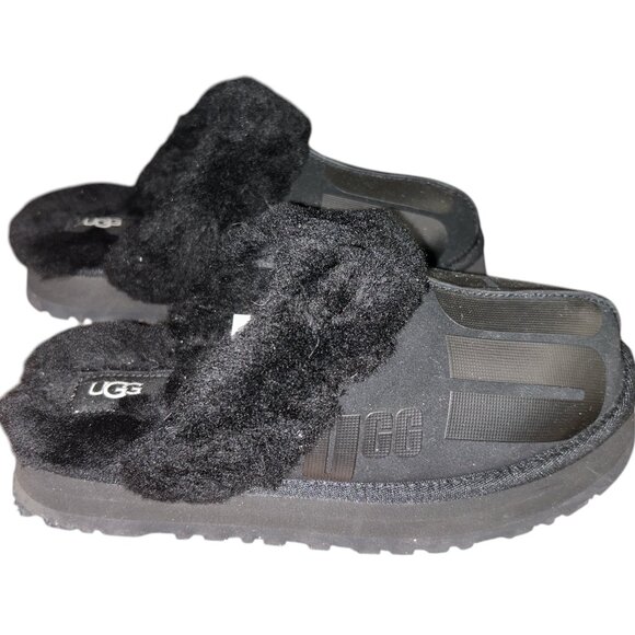 UGG | Shoes | Ugg Black Slippers Womens Size 9 | Poshmark